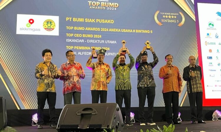 PT Bumi Siak Pusako Kembali Raih Top BUMD Awards Bintang 5 - Penasultra.id